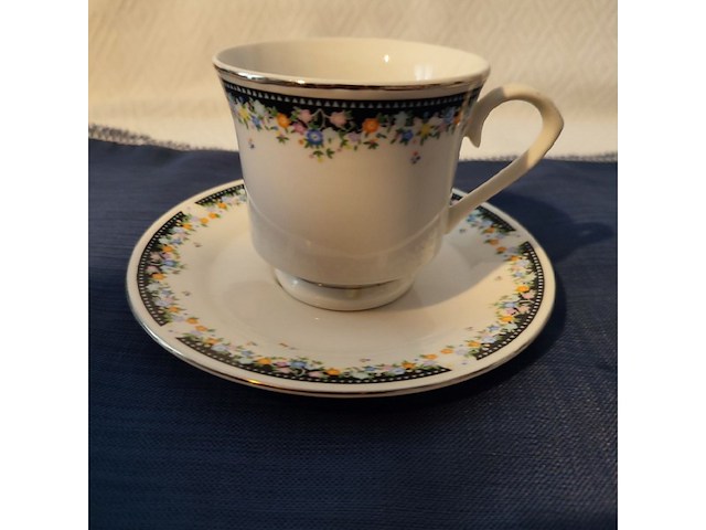 Elegantan set od 6 porcelanskih šolja za kafu