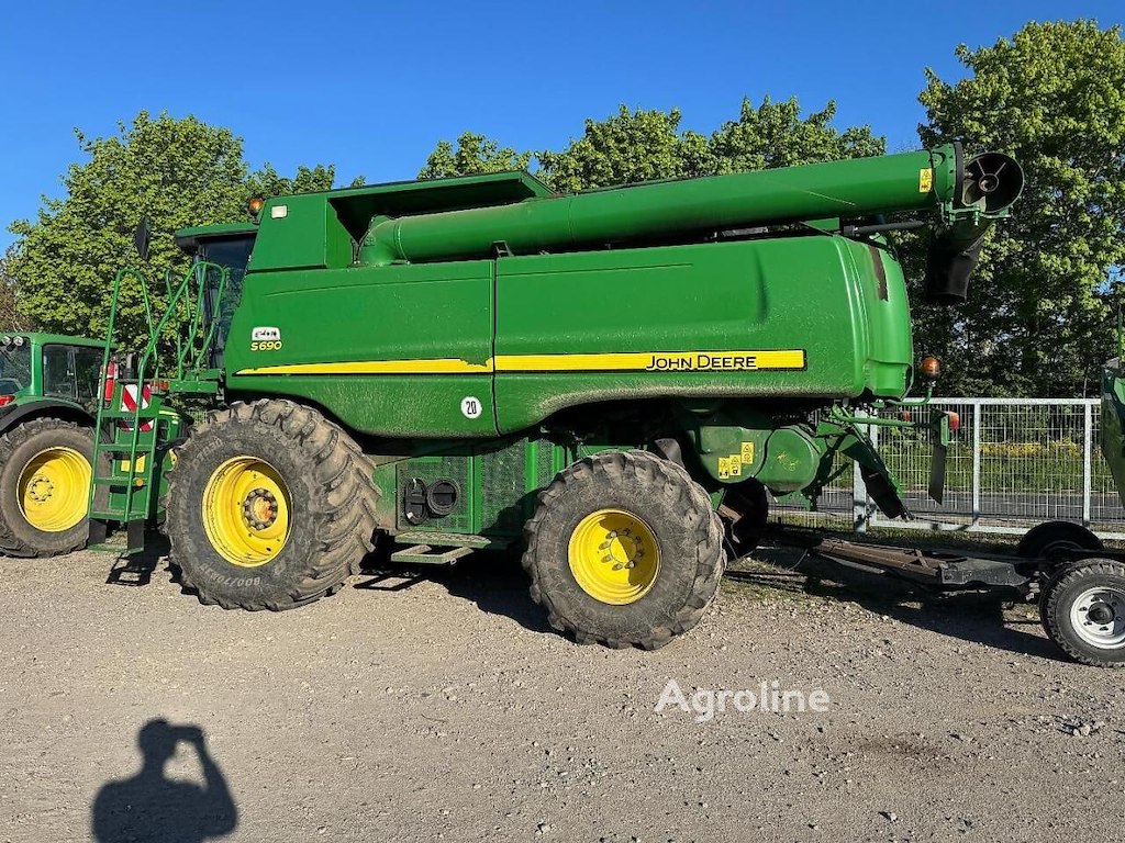 John Deere S690 kombajn za žito