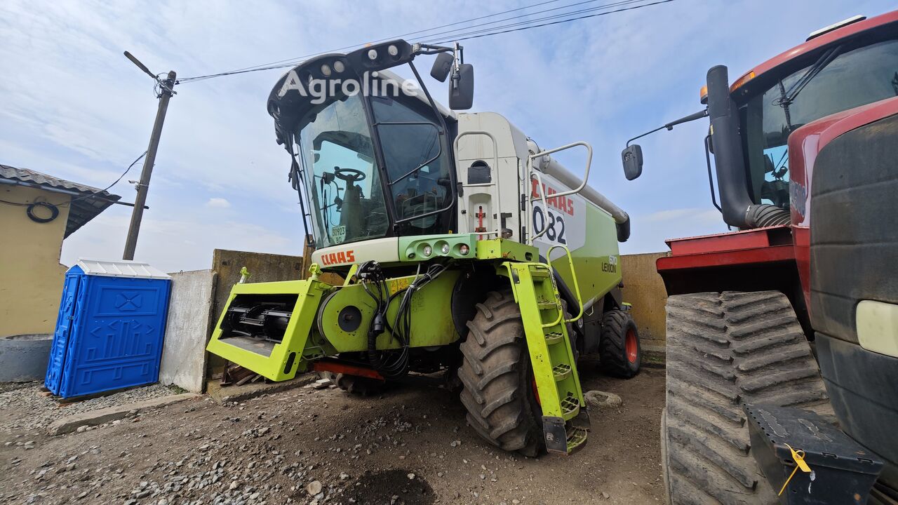 Claas Lexion 670 zi zhnyvarkoiu Vario 750 ta vizkom kombajn za žito
