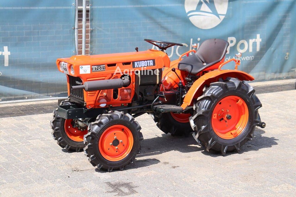 Prodaje se Kubota B7001 traktor točkaš na aukciji