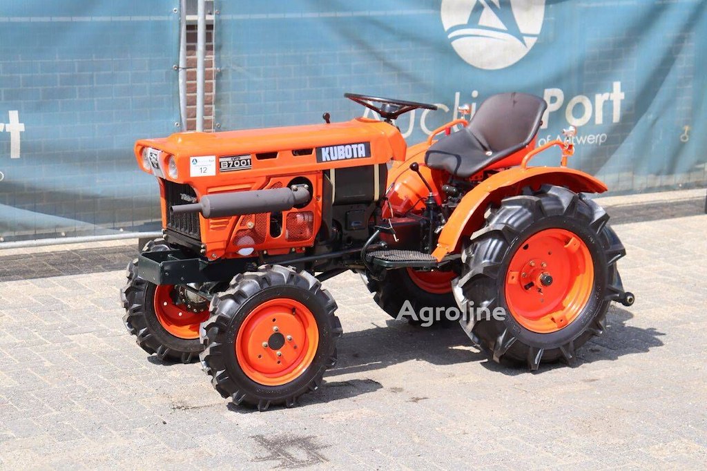 Prodaje se Kubota B7001 traktor točkaš na aukciji