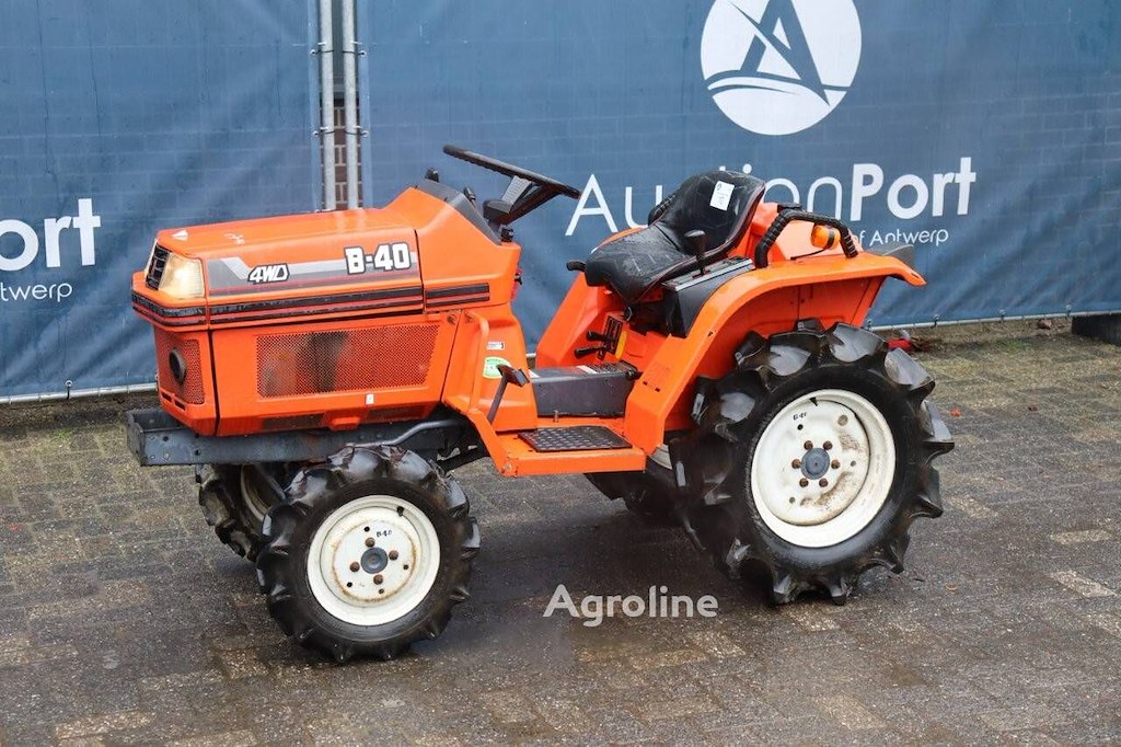 Prodaje se Kubota B-40 traktor točkaš na aukciji