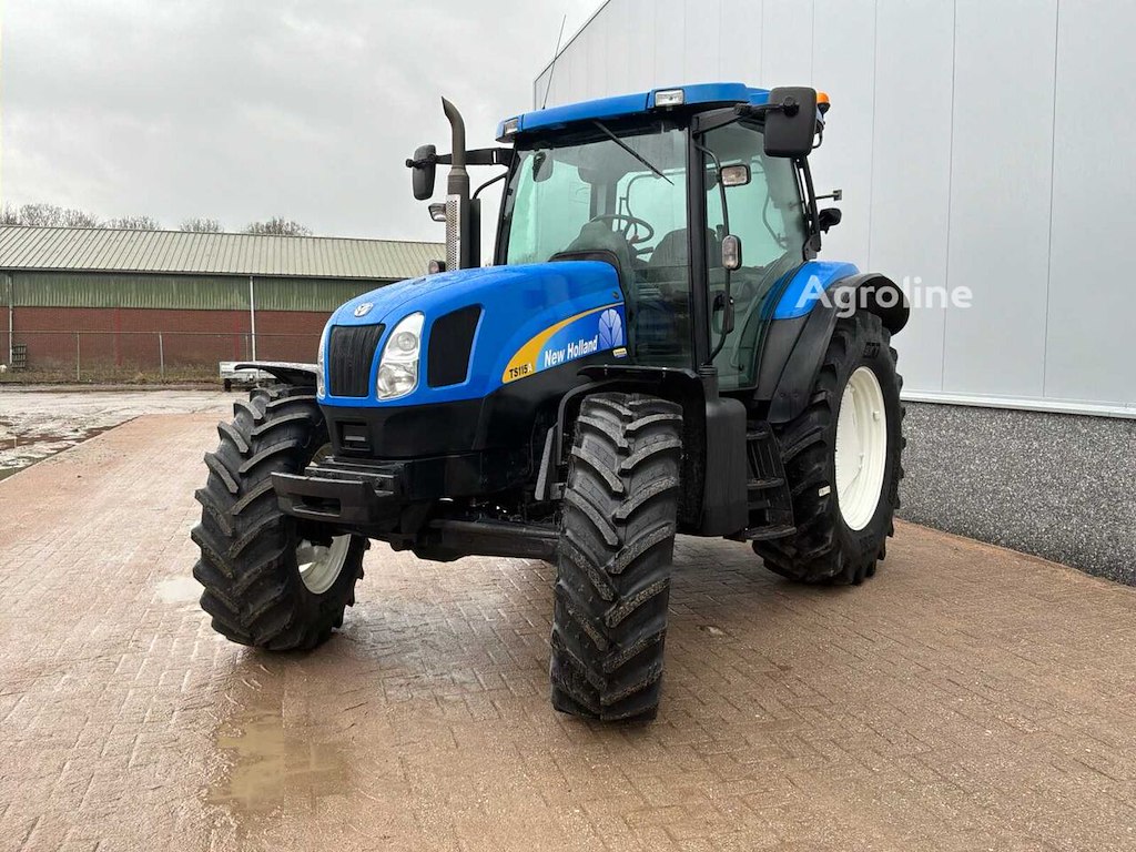 Prodaje se New Holland TS115A traktor točkaš na aukciji