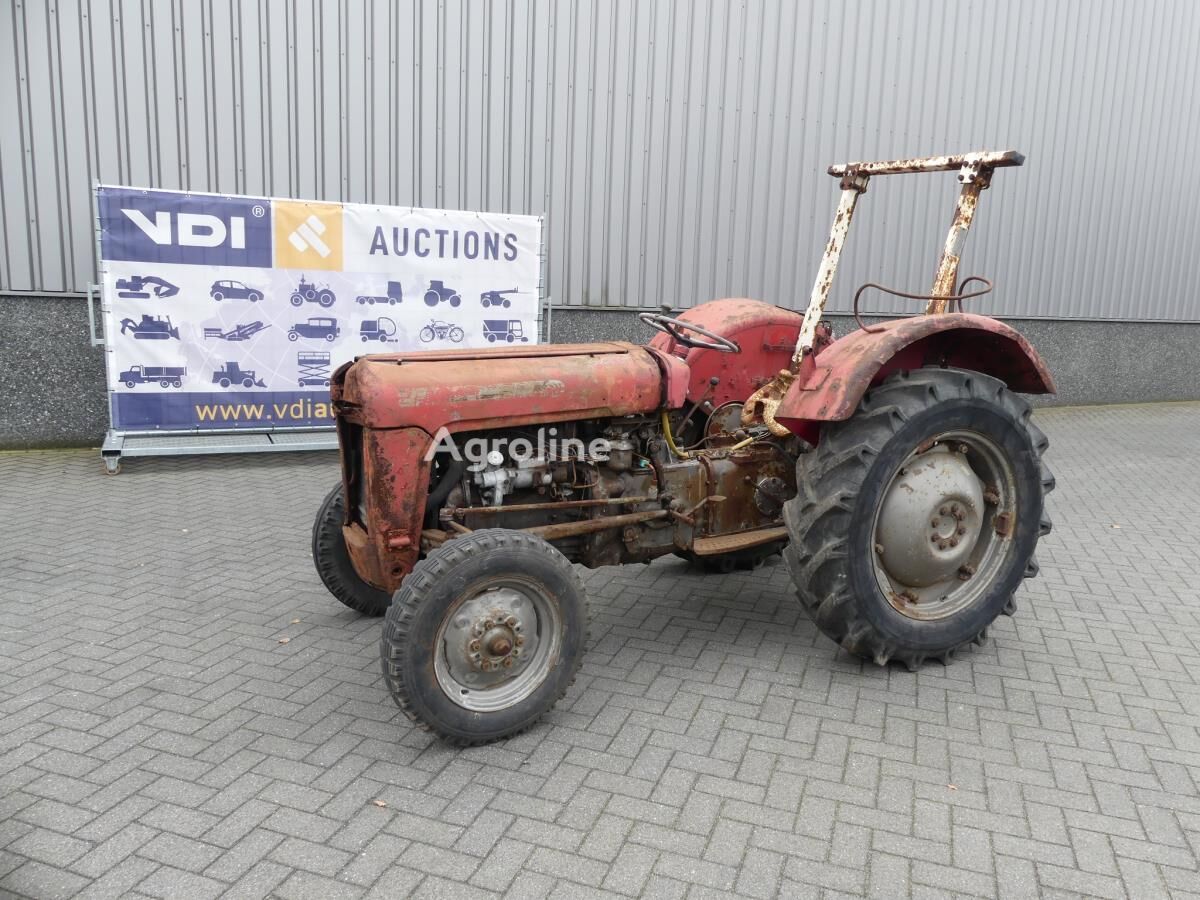 Prodaje se Massey Ferguson 35 traktor točkaš na aukciji