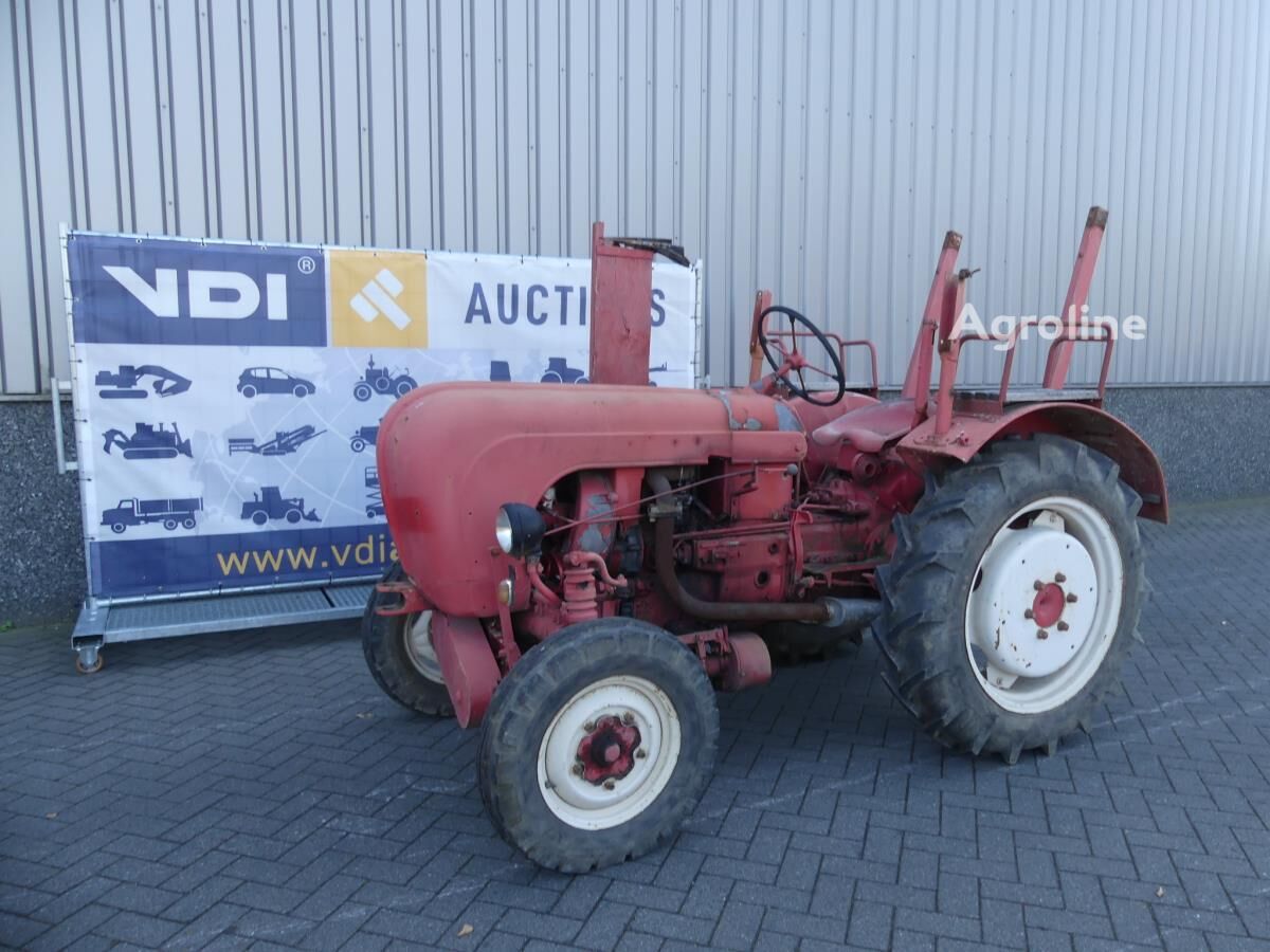Prodaje se Porsche P122 traktor točkaš na aukciji