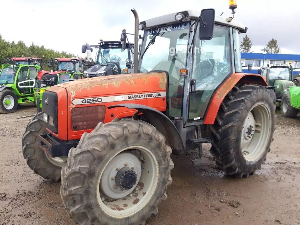 Massey Ferguson 4260 traktor točkaš
