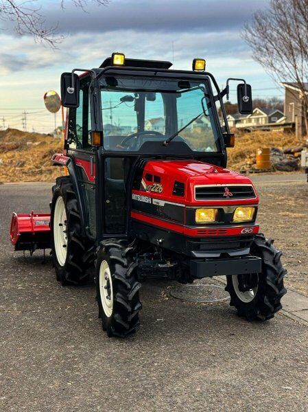 Mitsubishi TRACTOR(Mitsubishi) traktor točkaš