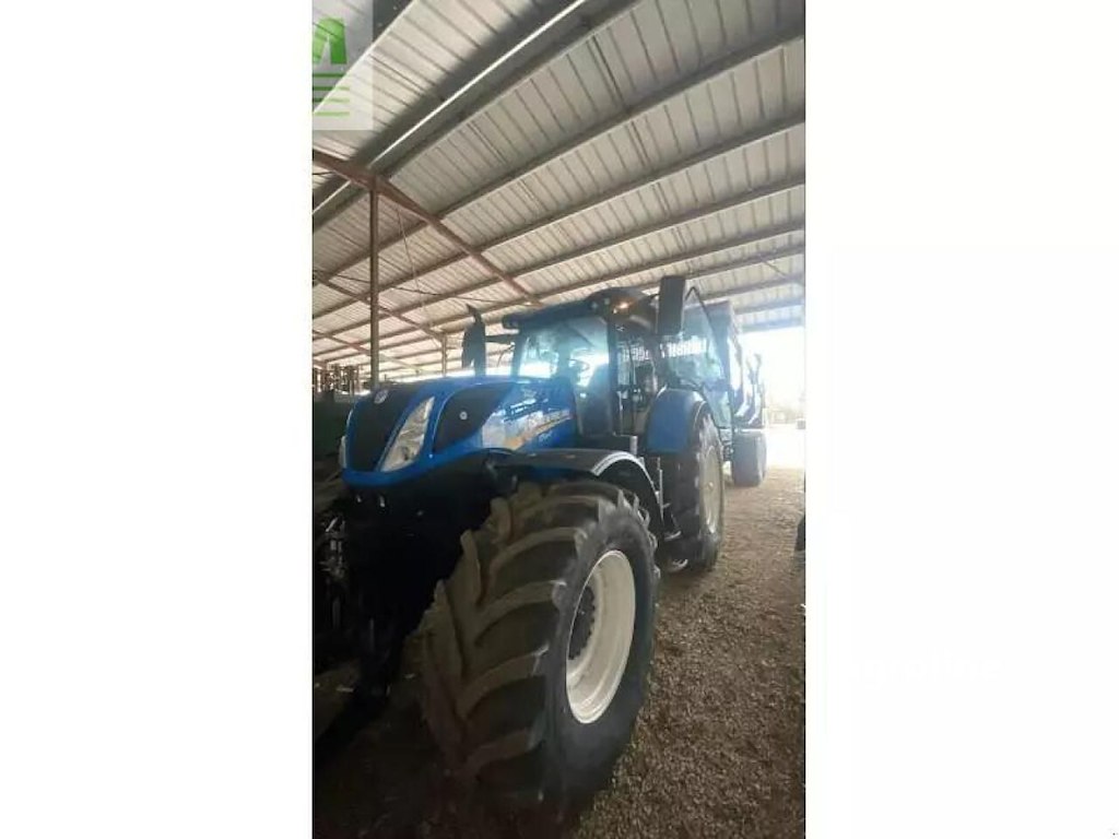 New Holland t7.215 s traktor točkaš