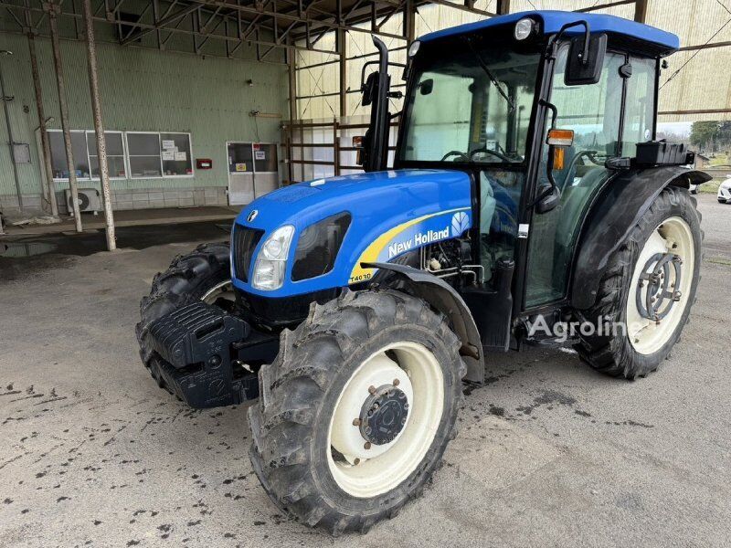 New Holland TRACTOR(NEW HOLLAND) traktor točkaš