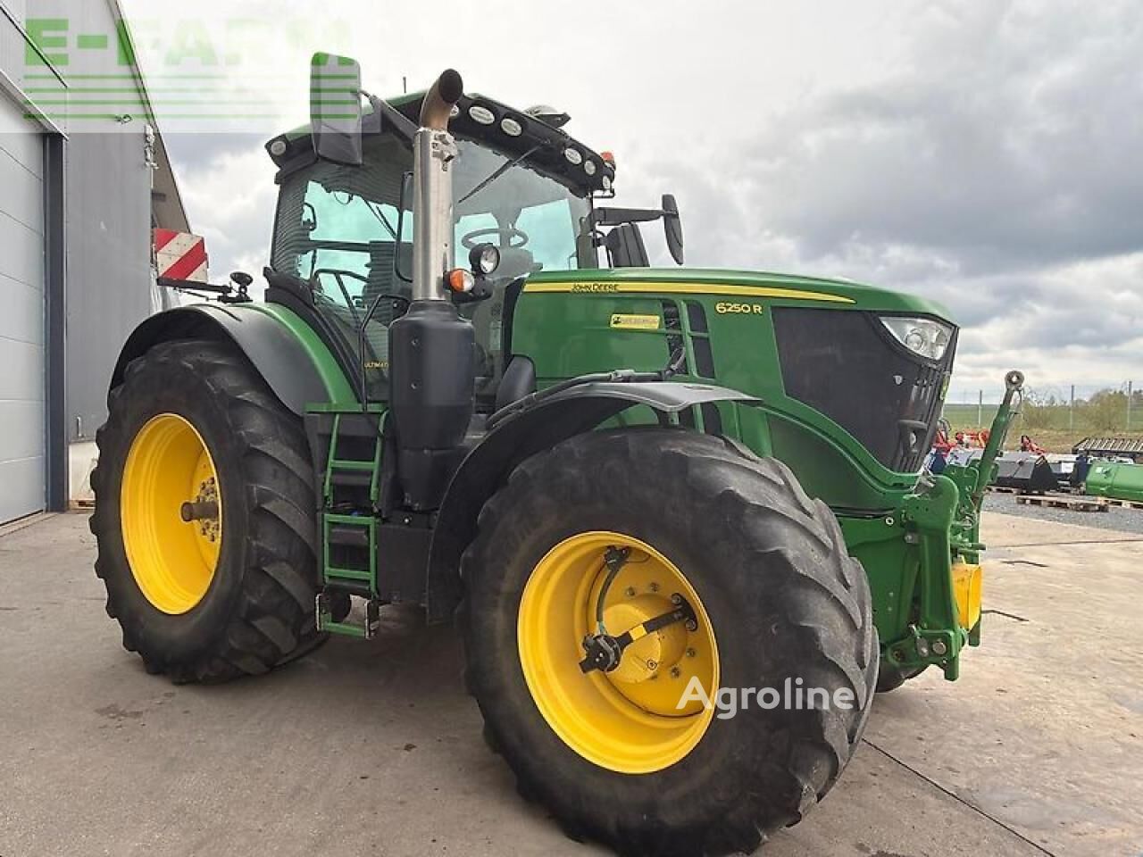 John Deere 6250r traktor točkaš