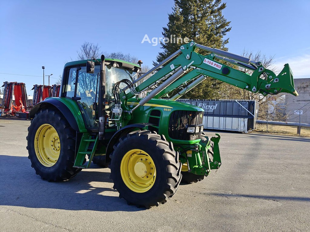 John Deere 6930 traktor točkaš