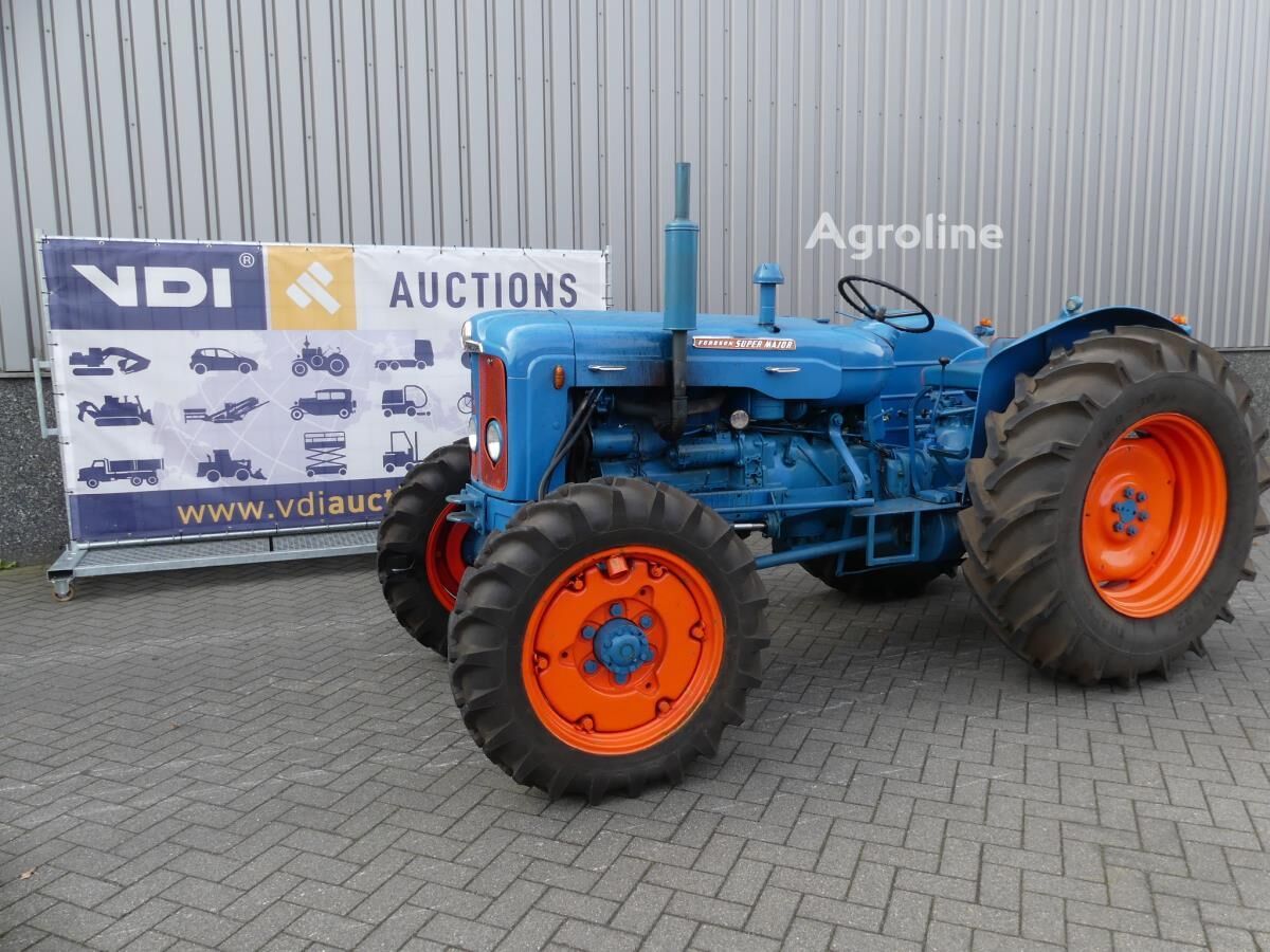 Prodaje se Fordson Super Major 4x4 traktor točkaš na aukciji