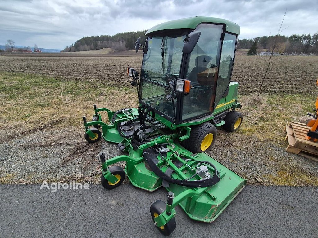 Prodaje se John Deere plen/park traktor med 4WD traktor kosilica na aukciji
