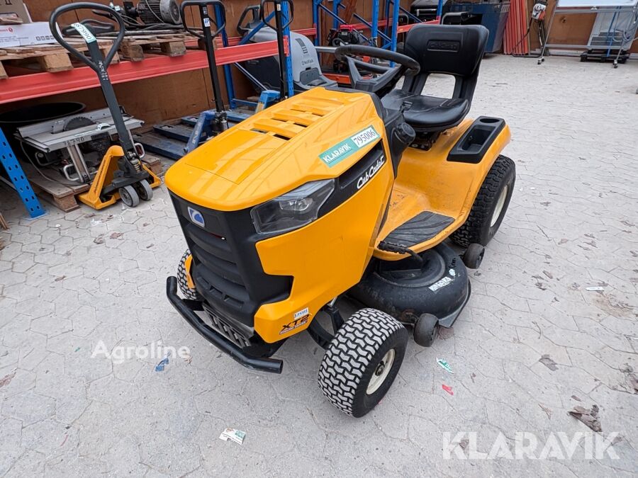 Prodaje se Cub Cadet XT2 traktor kosilica na aukciji