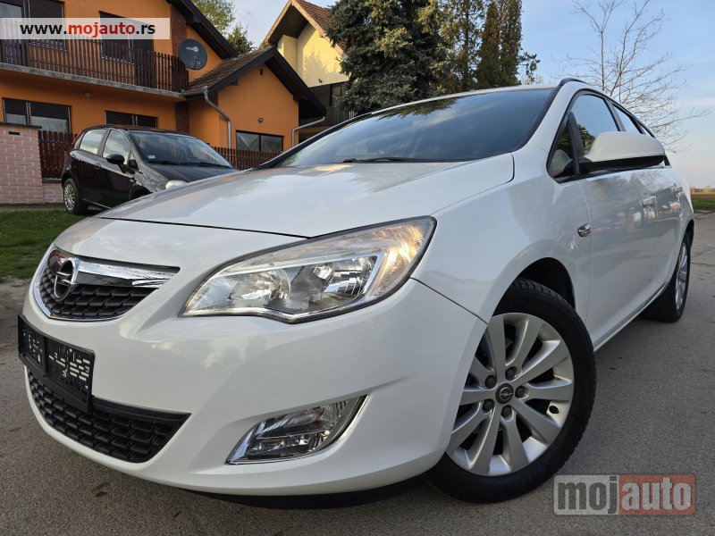 Opel Astra 1.7cdti*81kw*2012g*2klj*