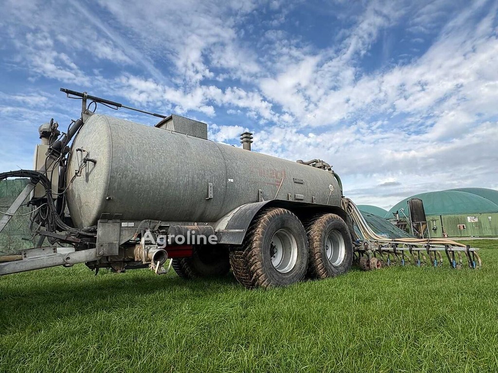 Prodaje se Fliegl rasipač veštačkog đubriva na aukciji
