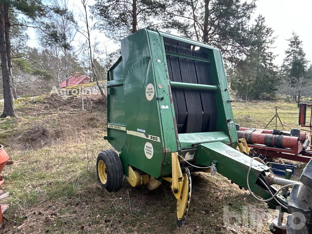 Prodaje se John Deere 550 balirku za okrugle bale na aukciji