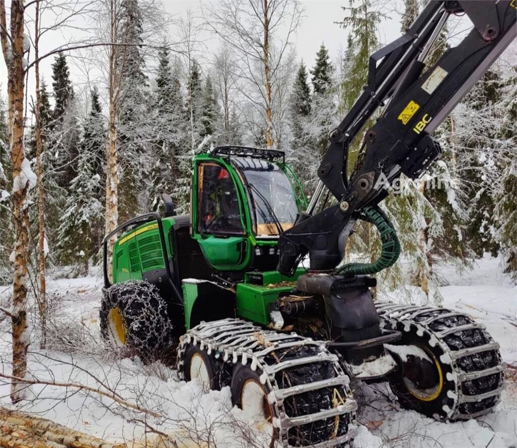 John Deere 1270G harvester