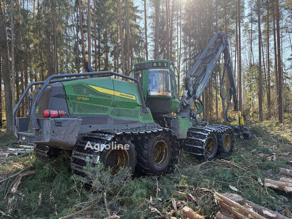 John Deere 1270H harvester