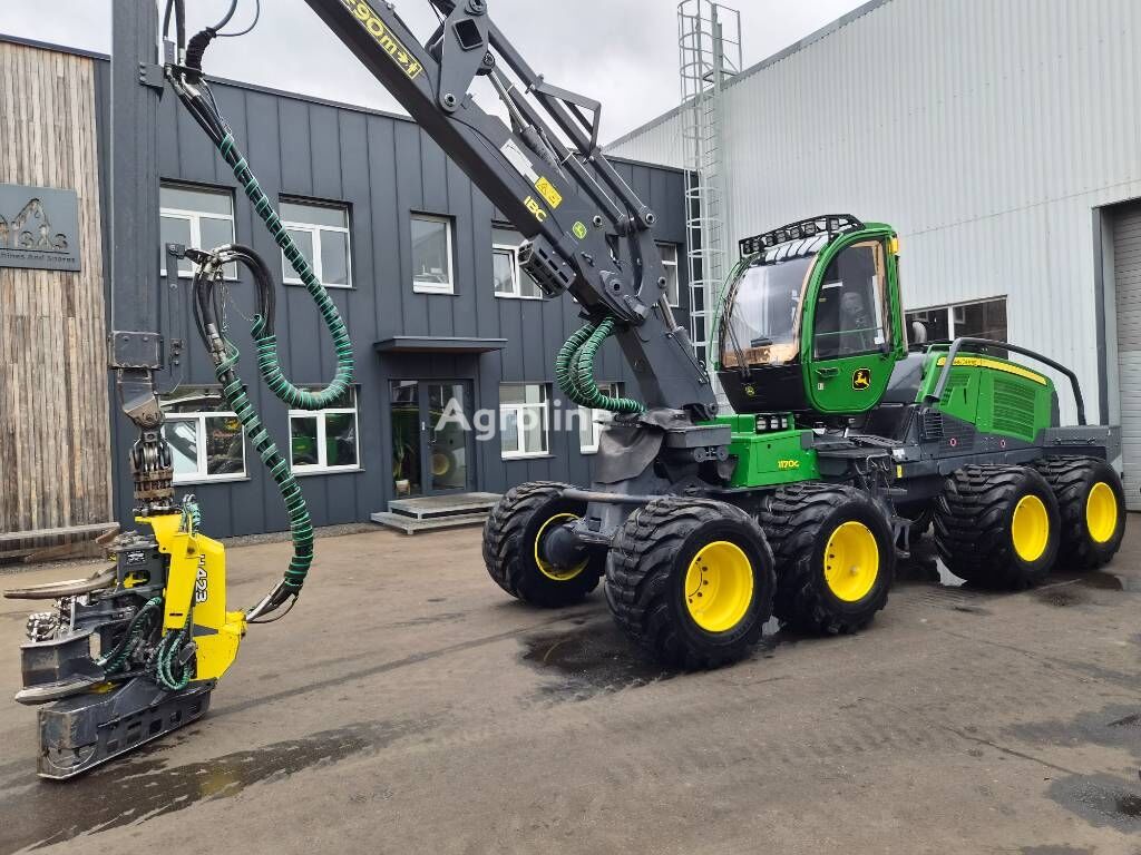John Deere 1170 G harvester