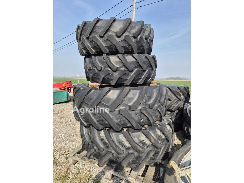 Prodaje se Pirelli Banden tractor pirelli 2x 480/70R28 2x 580/70R38 gumu za traktore na aukciji