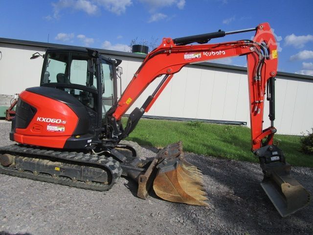Mini bager
Kubota KX 060-5 - 5,9 Ton.- Klima + Powertilt + 4 Löffel