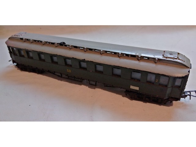 Arnold N Gauge D-vagon 18432 HO,izgreban,fale odbojnici