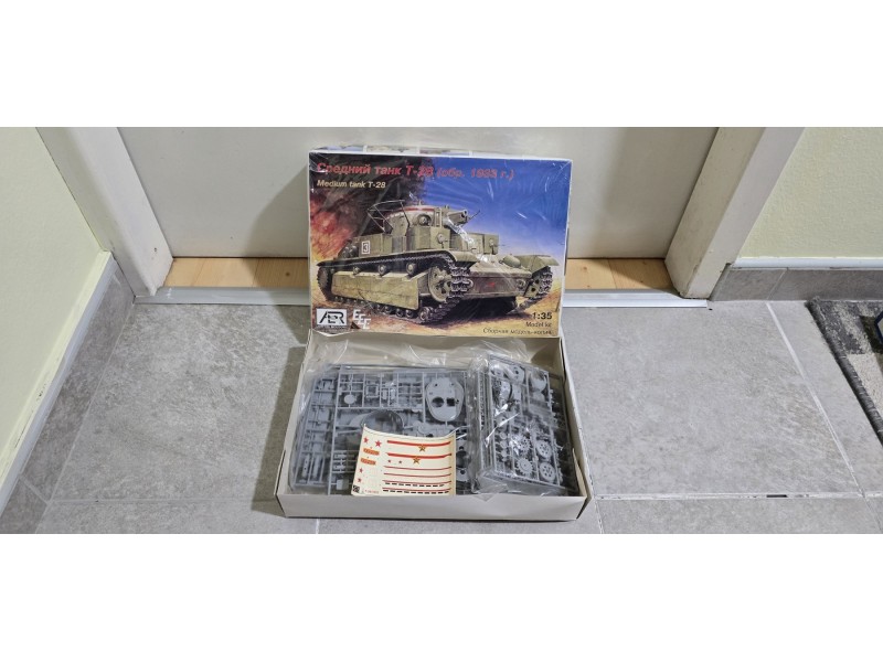AER 35010 T-28 MEDIUM TANK 1:35