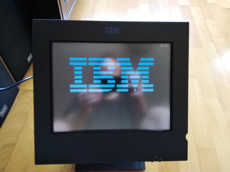 IBM all-in-one TFT Touch Screen racunar