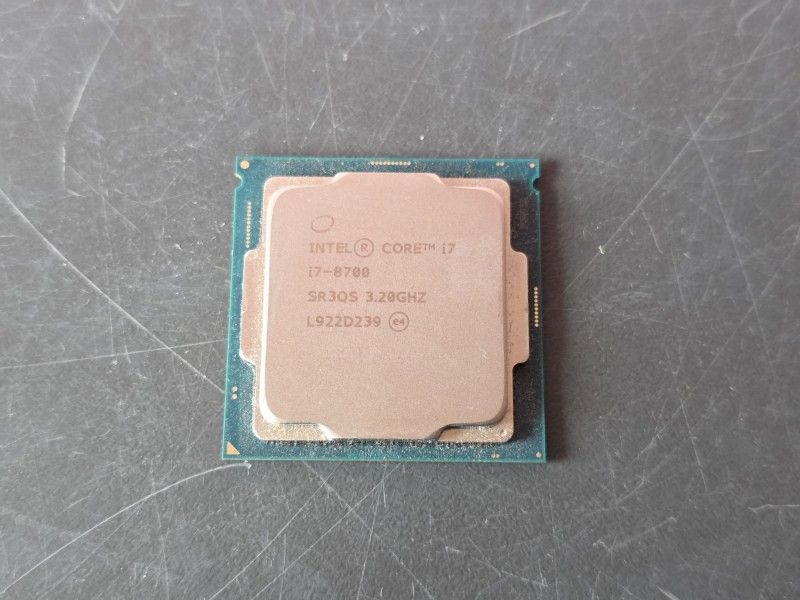Intel i7 8700