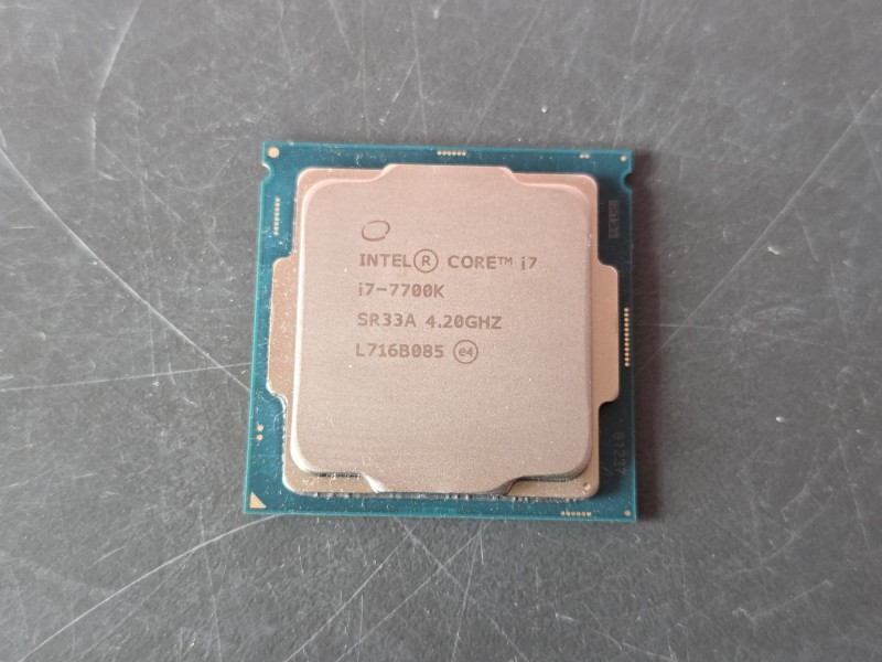 Intel i7 7700K