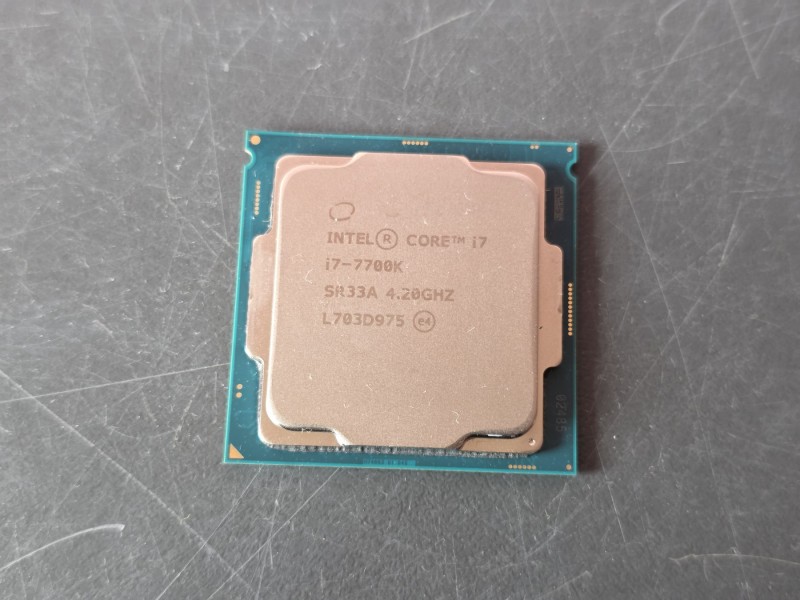 Intel i7 7700K