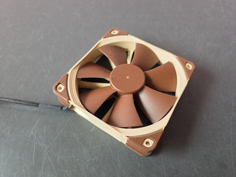 Noctua 120mm mocan