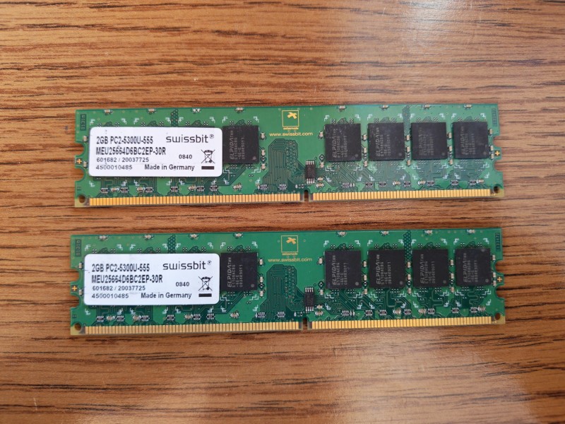 11. Swissbit 4gb ddr2