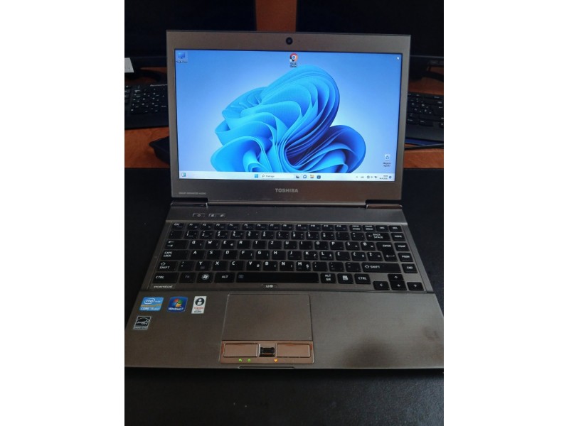 Toshiba Portege Z830-11G
