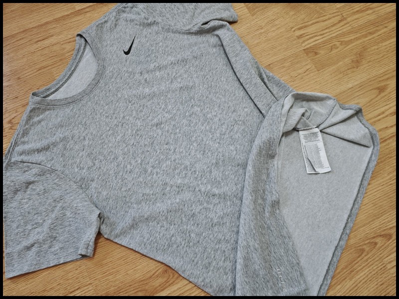 **NIKE DRI-FIT**majica-L