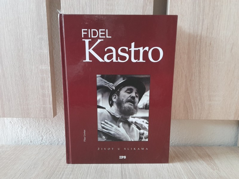 Fidel Kastro, Život u slikama - Pilar Uertas