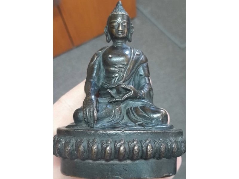 I buy rare and unusual Buddha's and Buddhist artifacts