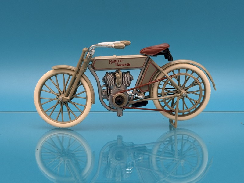 1:18 MAISTO Harley-Davidson 1915 model 11-F [MX-18]