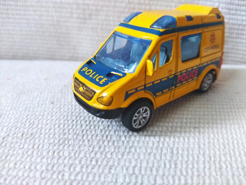 POLICE KOMBI