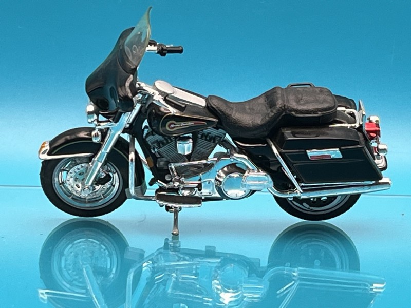 1:18 MAISTO Harley-Davidson [MX-79]