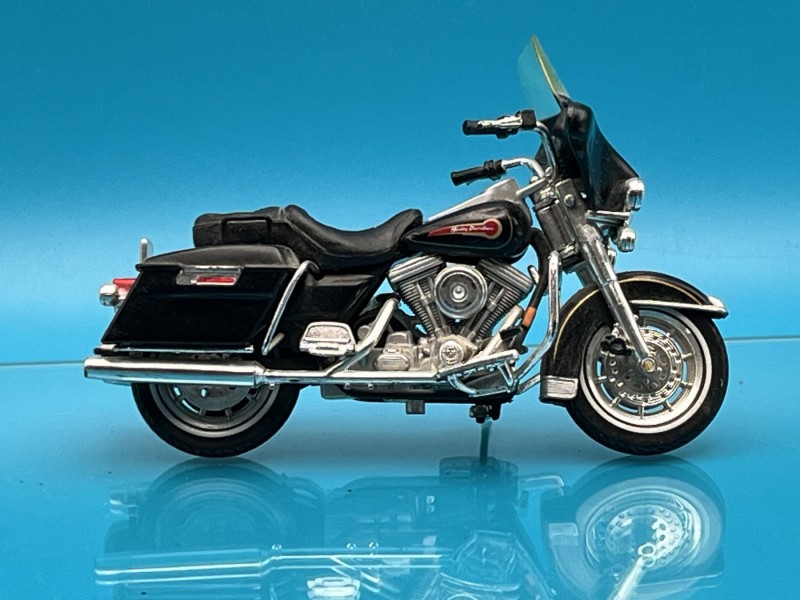 1:18 MAISTO Harley-Davidson [MX-66]