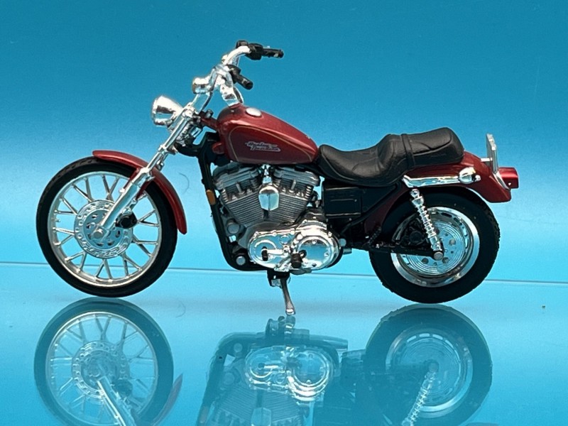 1:18 MAISTO Harley-Davidson [MX-27]