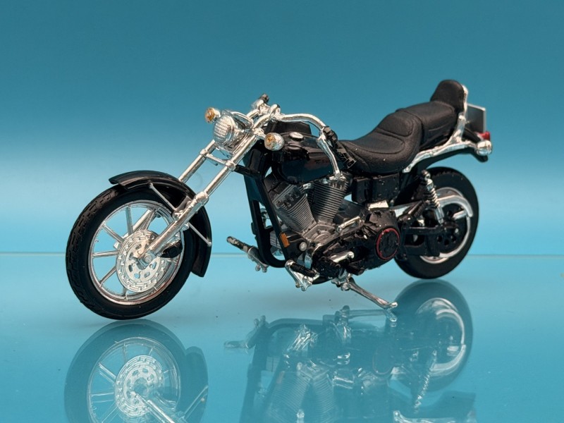 1:18 MAISTO Harley-Davidson Dyna Wide Glide [MX-63]