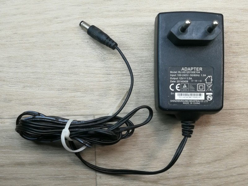 Adapter 12V --- 1,5A
