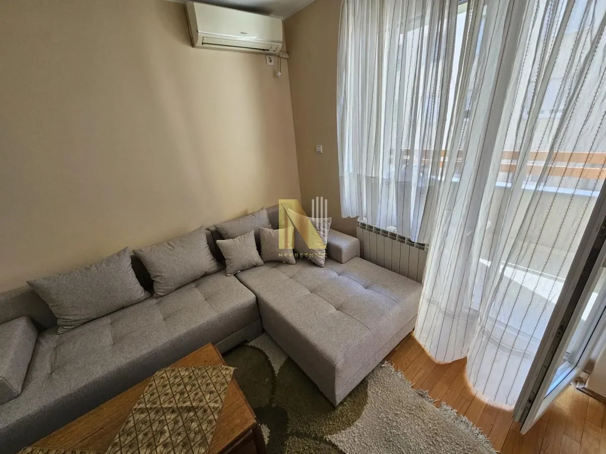 Izdavanje, jednosoban stan, 42m², Rotkvarija, Novi Sad Sve Podlokacije