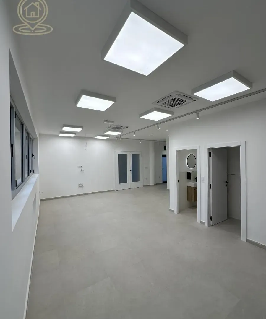 Izdavanje, poslovni prostor, 95m², Banovo Brdo, Beograd