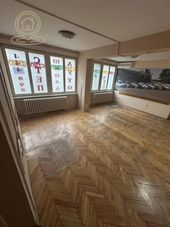 Izdavanje, poslovni prostor, 60m², Bulevar Oslobodjenja, Novi Sad Sve Podlokacije