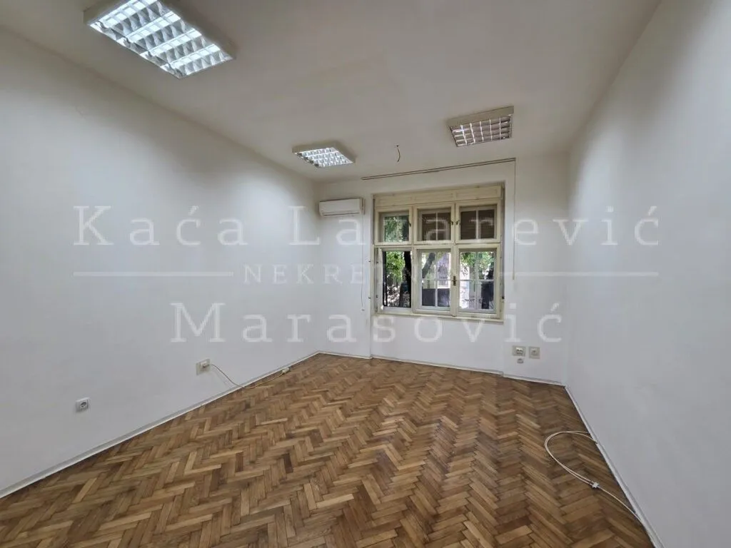 Izdavanje, jednosoban stan, 30m², Stari Grad, Beograd