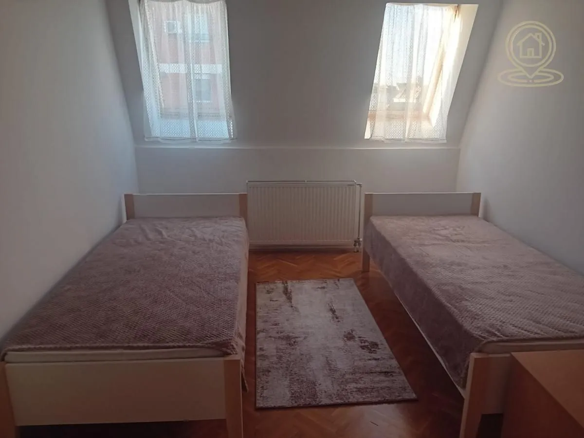 Izdavanje, dvosoban stan, 55m², Centar, Novi Sad